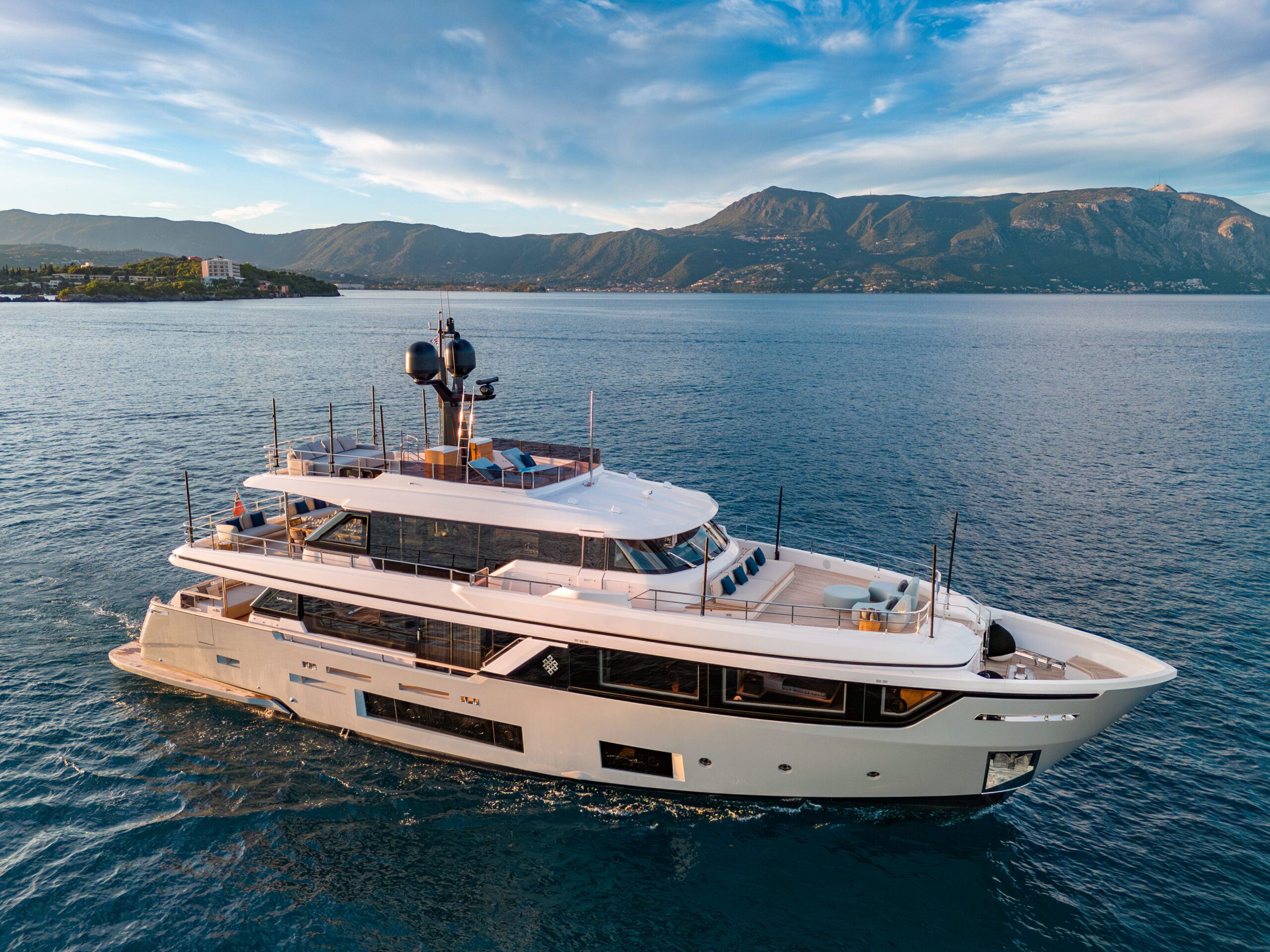 Custom Line Navetta 30 - House of Assets